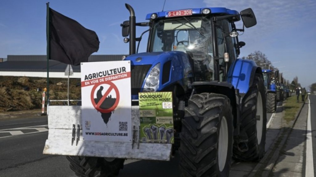 Le proteste degli agricoltori si diffondono anche in Belgio - Agrobiznes.it Le proteste degli agricoltori si diffondono anche in Belgio - Agrobiznes.it